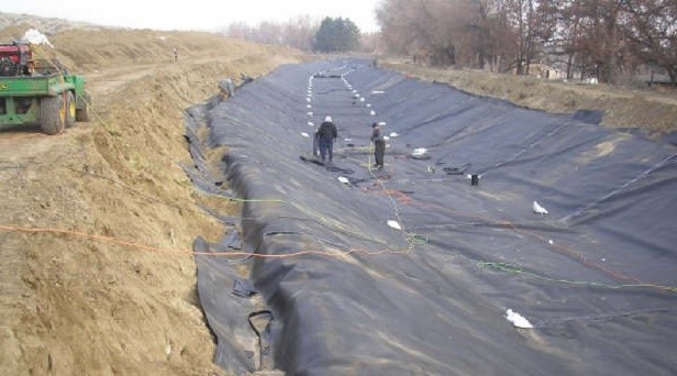 Effective Liner for Canal Lining with HDPE Geomembrane Liners